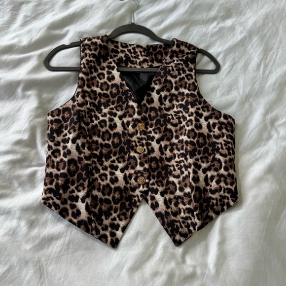 Tops | Leopard Print Buttonup Vest | Poshmark